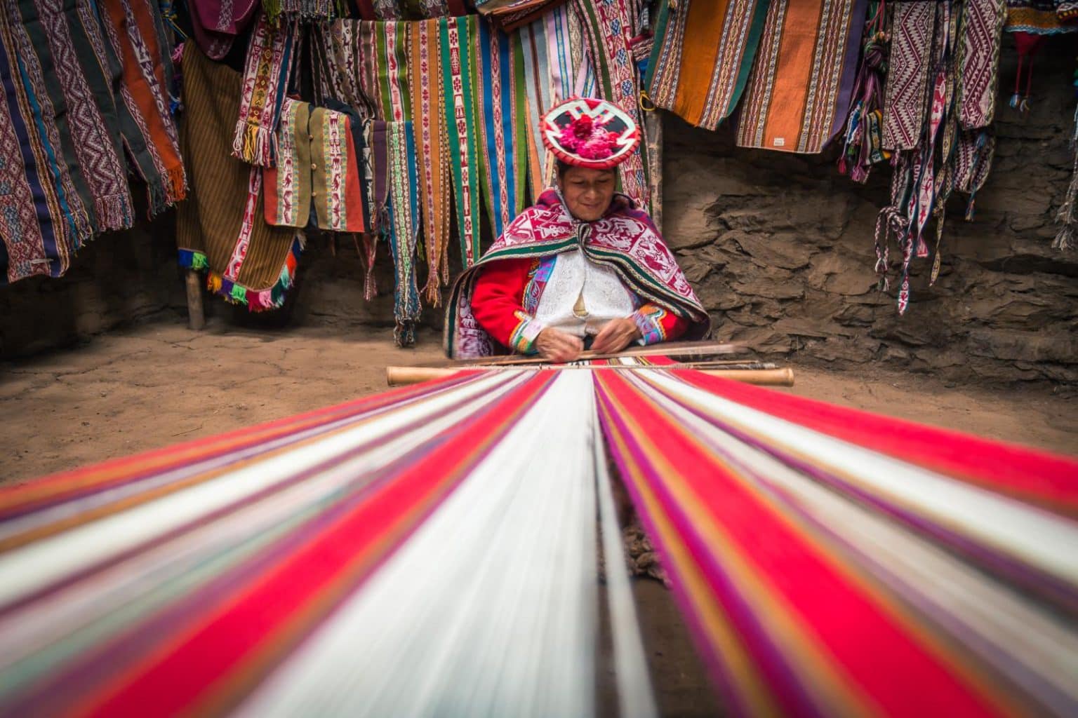 Los colores del Perú: textiles andinos brillan en la nueva aventura de ...